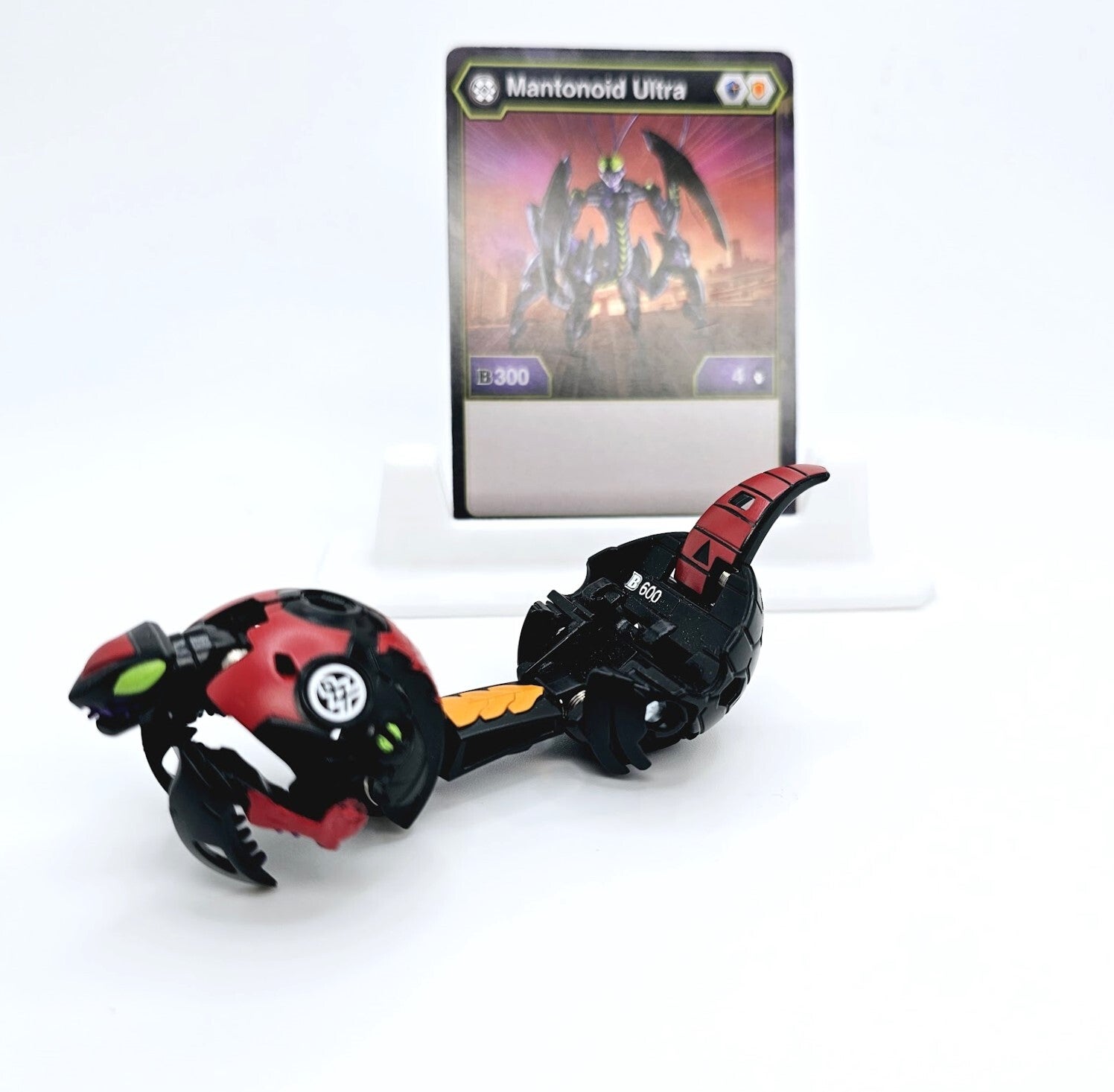 Darkus/Pyrus Fangzor x Mantonoid | Sakura Bakugan