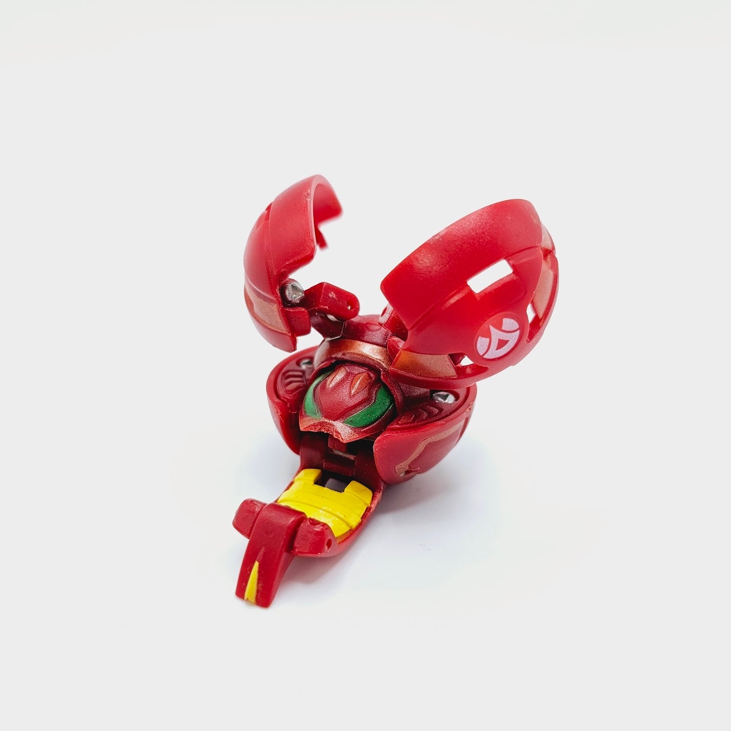 Pyrus Bee Striker | Sakura Bakugan